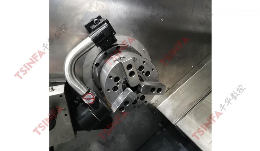 CNC Turning Machine with Auto Bar Feeder, Auto CNC Lathe Part Catcher - TSINFA